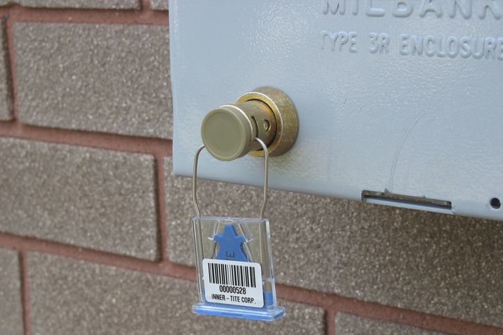 90 Degree Bracket Lock - Telecommunications